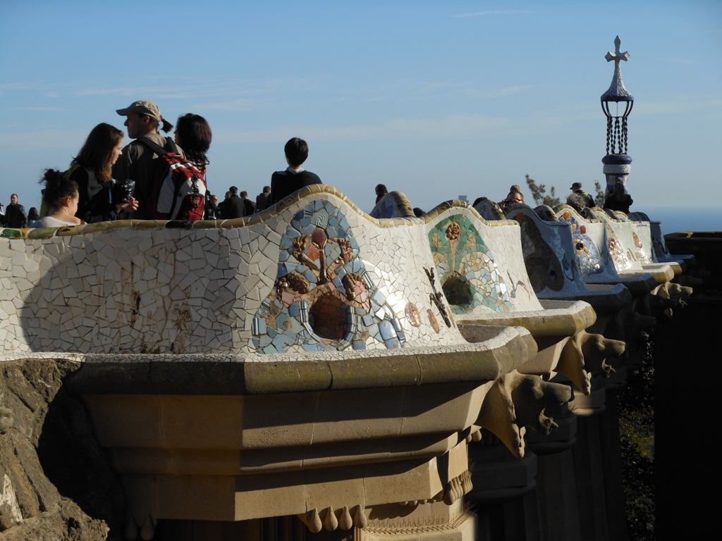 Antoni Gaudi: Stunning benches in park Güell, Barcelona! | 3 nights in...